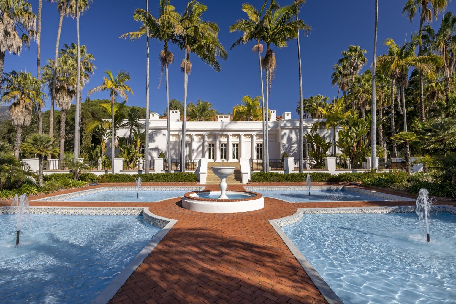 Bell Mill Mansion Guide – A guide for mansions, events, and luxury travel